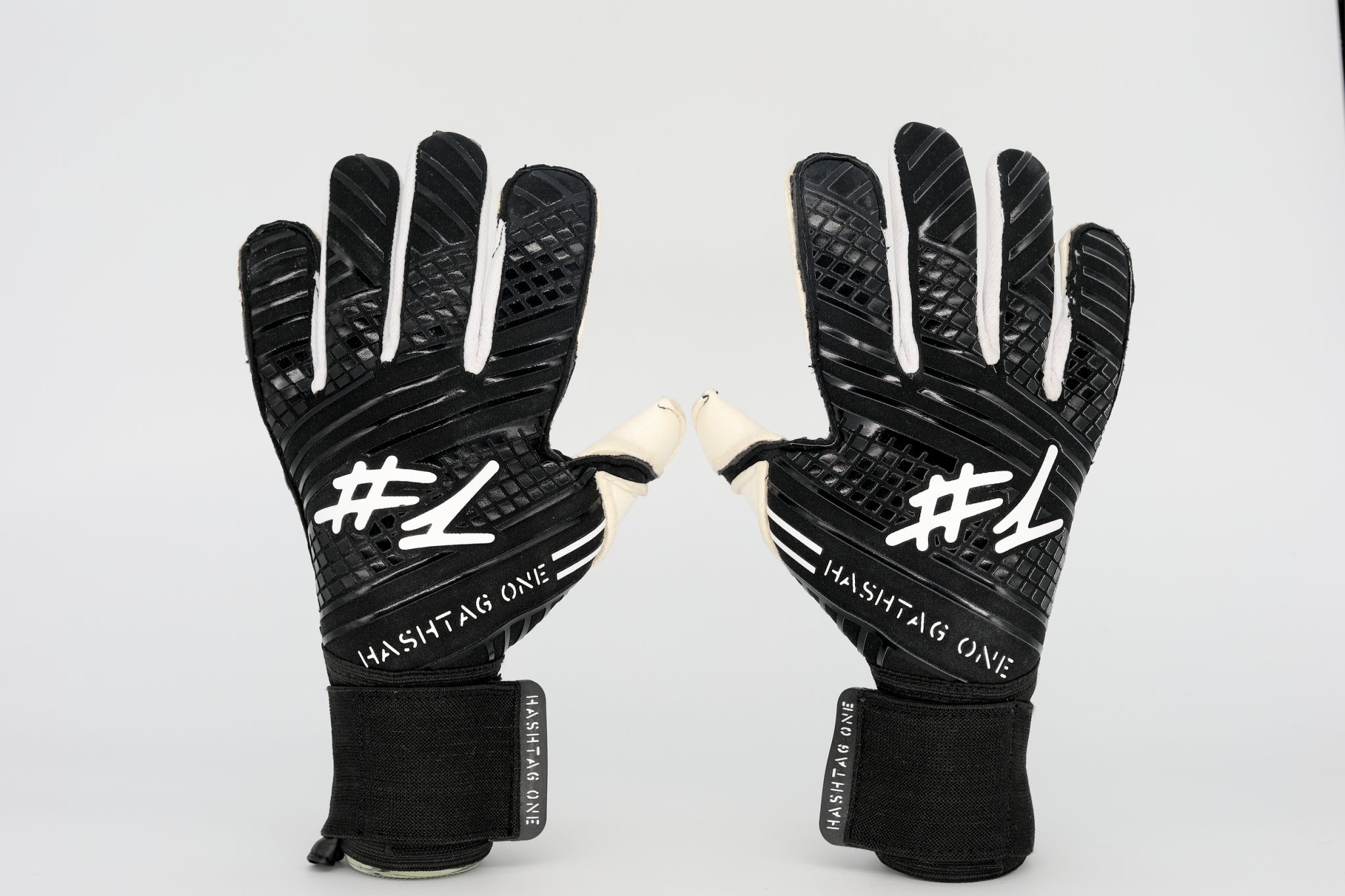 ENDBOSS BLACK WHITE – Hashtag One Japan ハッシュタグ ワン ジャパン