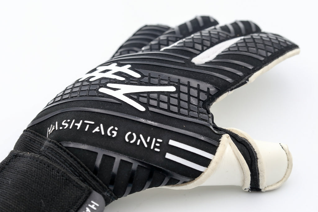 ENDBOSS BLACK WHITE – Hashtag One Japan ハッシュタグ ワン ジャパン